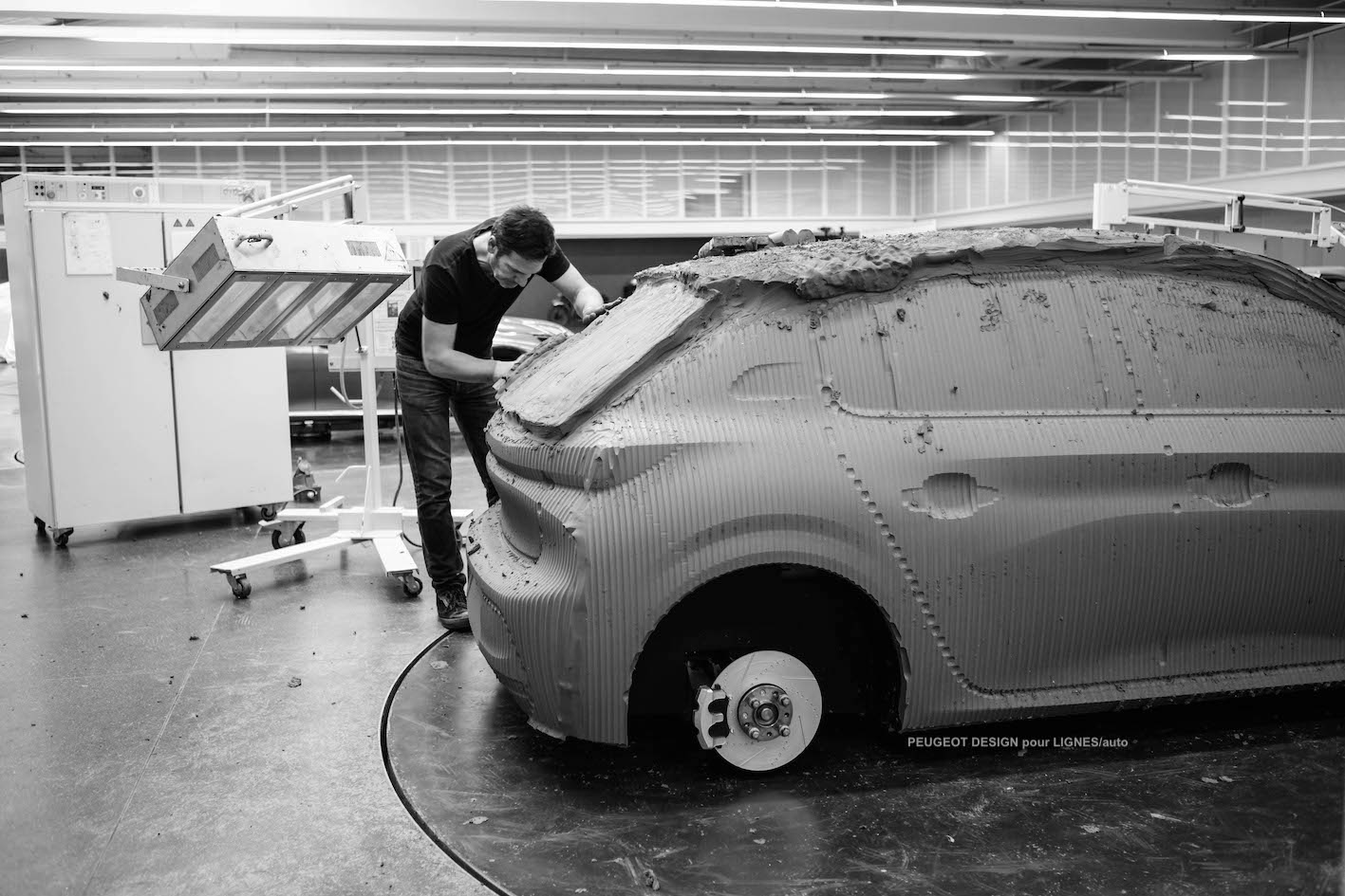ENGLISH – The modelers are back in the studio ! “Say , what ‘s the clay ...
