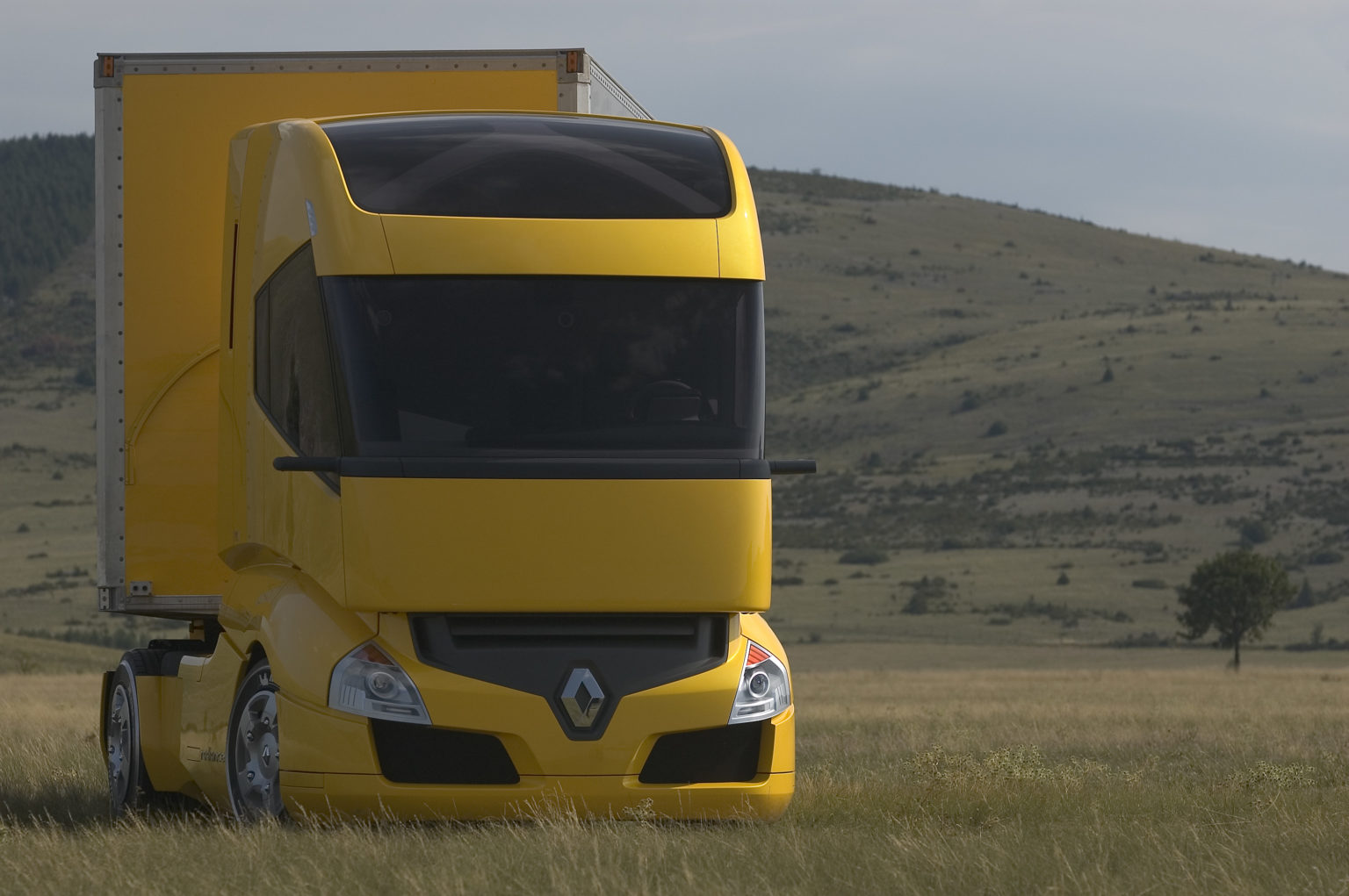 2004-2024 : les 20 ans du Renault Radiance, gros porteur de rêves ...