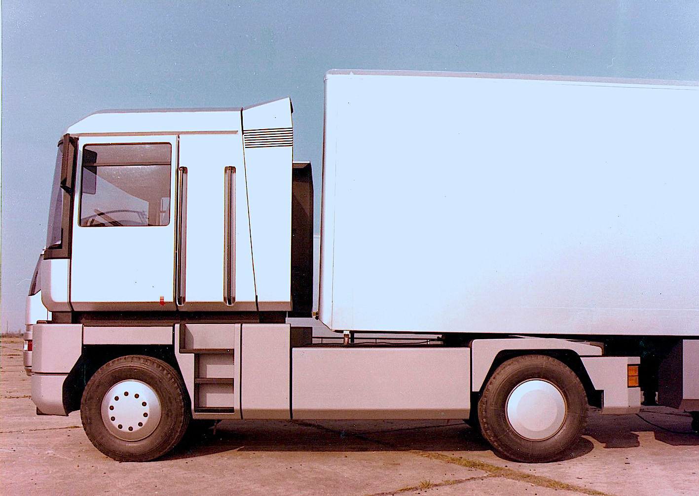 2004-2024 : les 20 ans du Renault Radiance, gros porteur de rêves ...