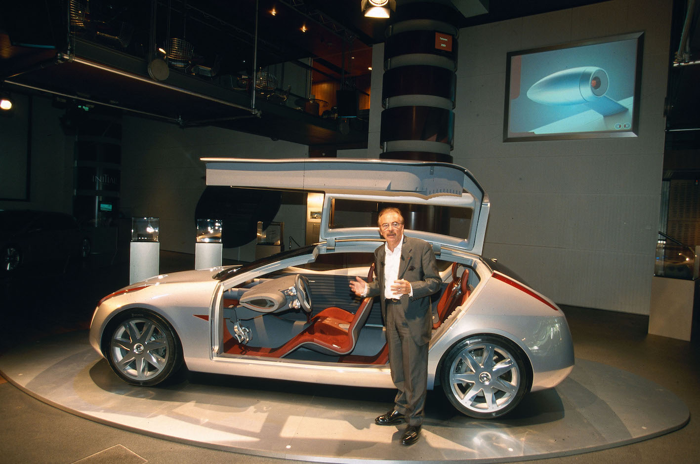 2004-2024 : les 20 ans du Renault Radiance, gros porteur de rêves ...